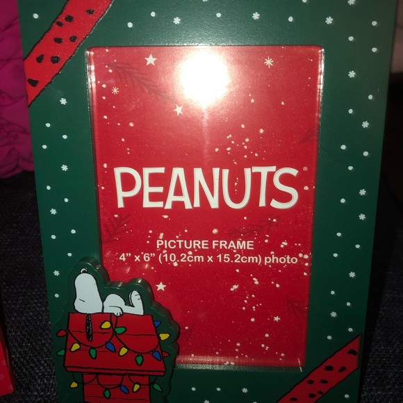 Peanuts | Holiday | Peanuts Picture Frame With Snoopy Design | Poshmark